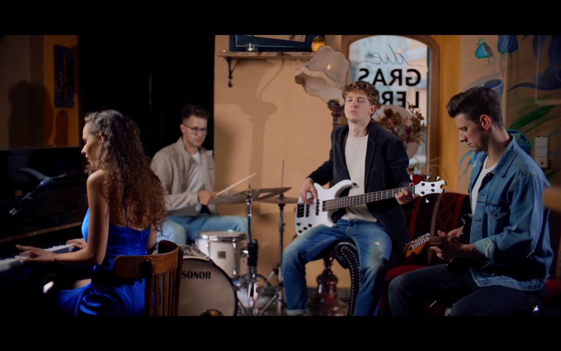 “Unthinkable” by Neiyla – Inspiring Music Videos